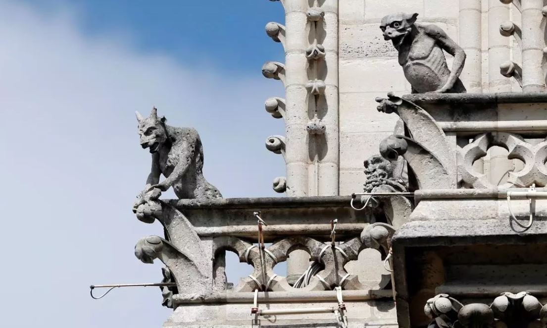 Adota uma gárgula pela Notre-Dame de Paris | PPL