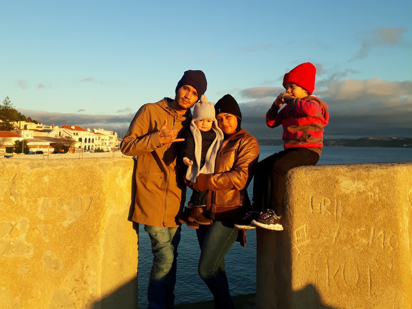 Ajudem-me a voltar para o Brasil com minha família | PPL