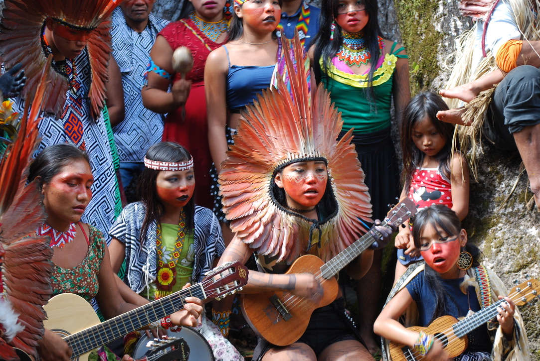 Apoio para a comunidade Huni Kuin Kaxinawa da Floresta Amazónica ...