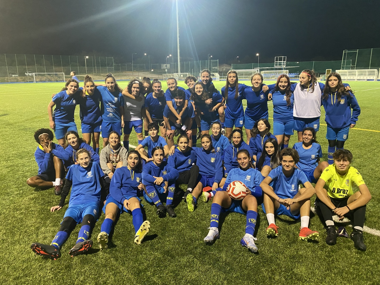 Dêem-nos uma oportunidade de competir num torneio internacional | PPL