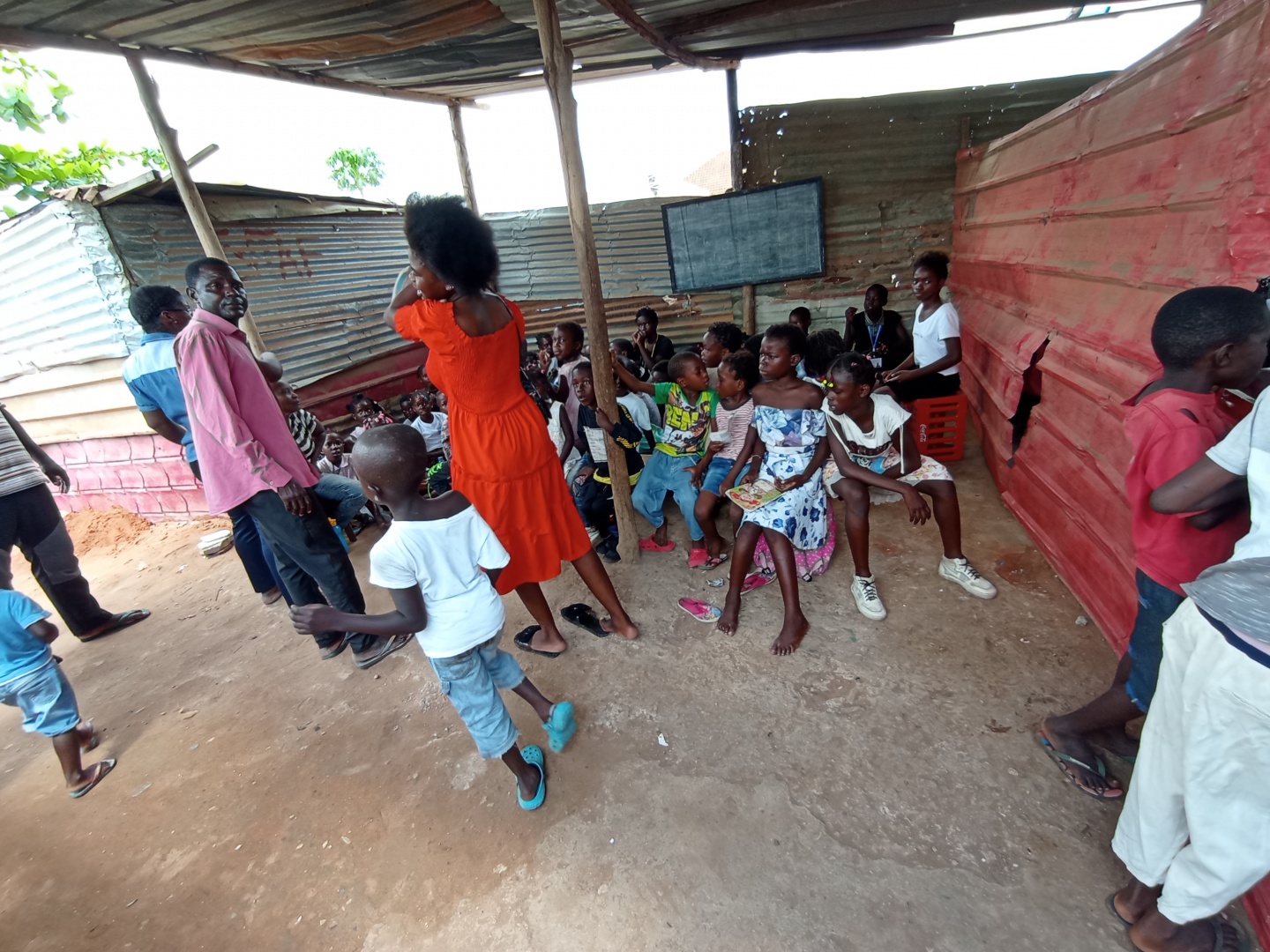 Apoie a construção de 4 salas de aulas para as crianças desfavorecidas ...