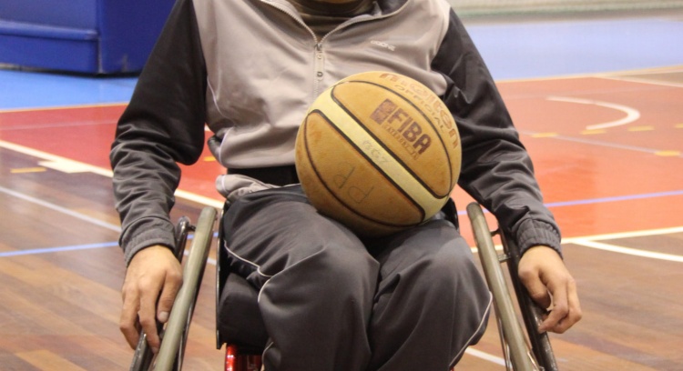 Compra de cadeiras de rodas low-cost para a prática de Basquetebol ...